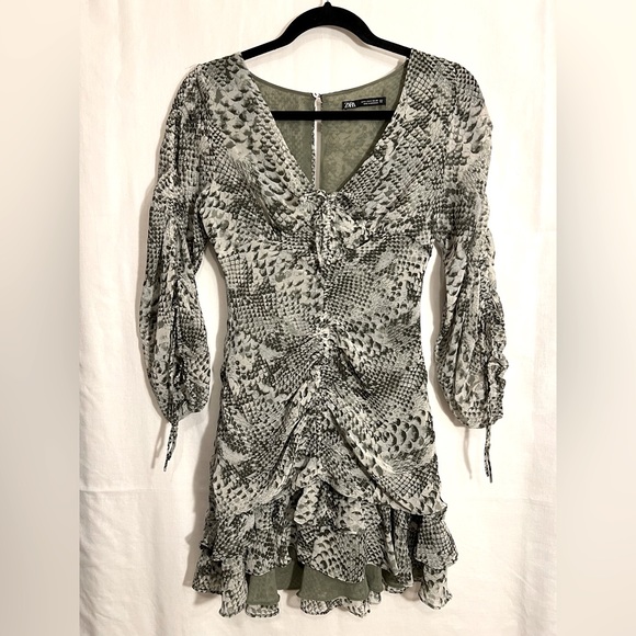 Zara | Dresses | Zara Green Snake Print Dress | Poshmark
